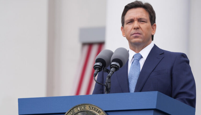 NAACP Issues Florida Travel Warning in Response to DeSantis' Policies ...